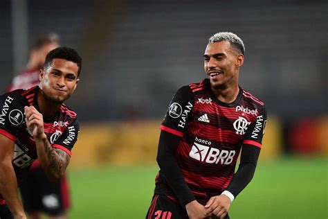 Flamengo Pode Vender Matheuzinho Para Rival Carioca Valores Assustam