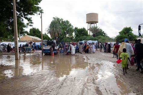 الأمطار والسيول تفاقم معاناة النازحين بسبب الحرب في السودان