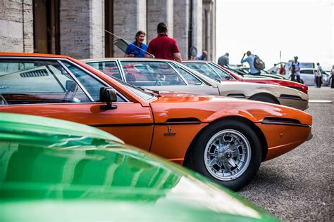 Lamborghini Il Tour Per I 50 Anni Di Espada E Islero Ruoteclassiche