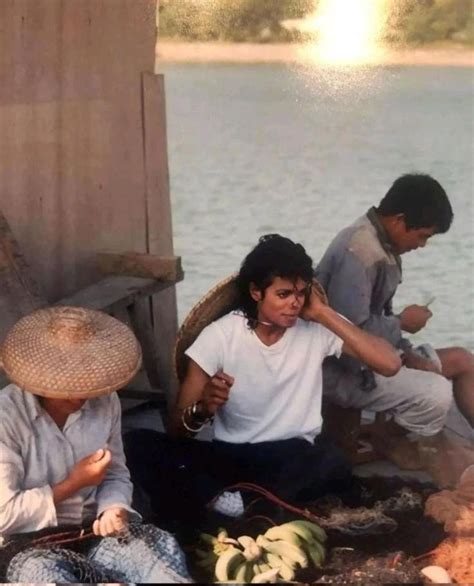 Previously Unreleased Photo Of Michael Jackson In China 1987 Michael Jackson Rare Photos Of