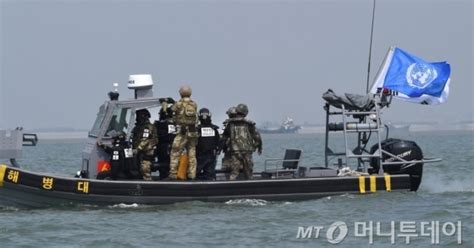 軍 민정경찰 中 어선 10여척 퇴치 조치北 연안으로 피해 있어