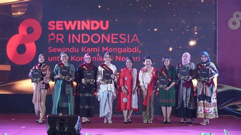 Raih Penghargaan Top 50 Kartini Humas Indonesia