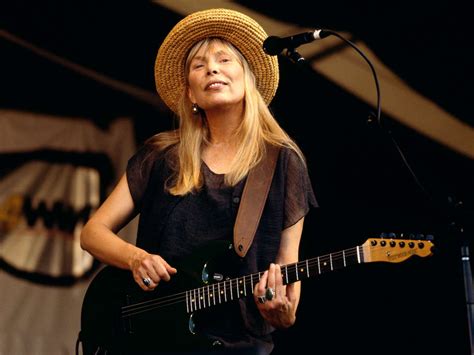All About Joni Mitchell S Daughter Kilauren Gibb