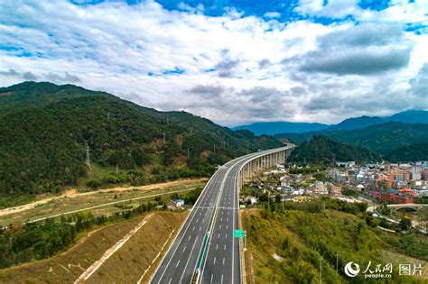 武深汕昆高速公路今日开通 广东省高速公路突破9000公里 连续5年居全国第一 图片频道 人民网
