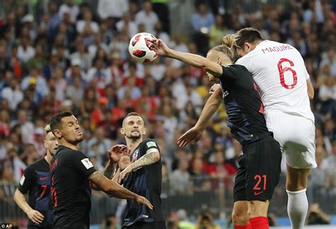 Croatia England AET Mario Mandzukic Breaks Three Lions Hearts Daily Mail Online