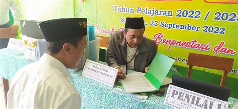 Penilaian Kinerja Kepala Madrasah Pkkm Mts Wachid Hasyim Surabaya