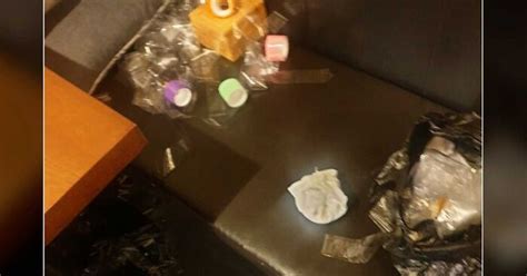 뉴스딱 손님 떠난 자리에 쓰레기 잔뜩기저귀까지 버리고 갔다