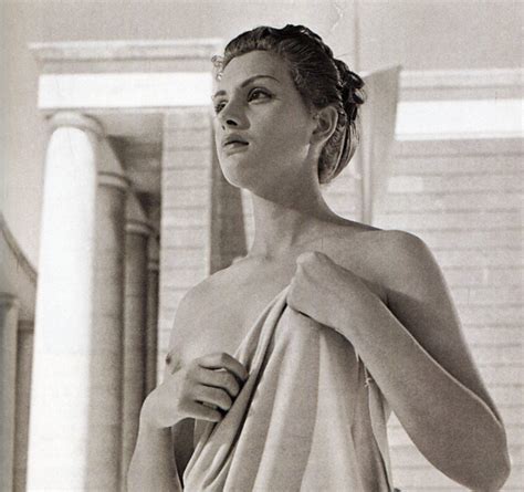 Naked Elena Kleus In Frine Cortigiana D Oriente