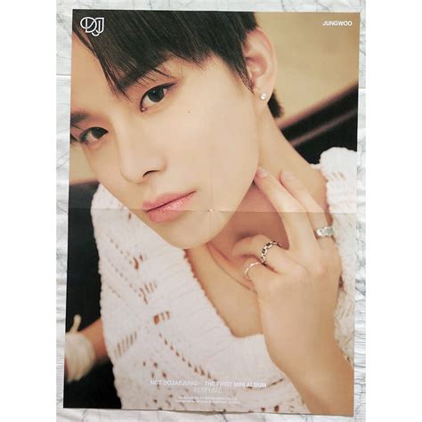 Folded Poster จาก อัลบั้ม Nct Dojaejung Perfume Album เวอร์ Photobook
