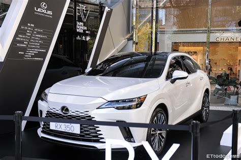 Lexus「大改款rx休旅」實車亮相！搶眼車頭、lss 30輔助系統上身 Ettoday車雲 Ettoday新聞雲