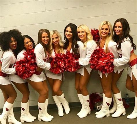 Pin By Jordan Strahan On Football Cheerleaders Bridesmaid Bridesmaid