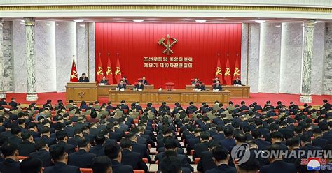 김정은 경제 확연한 상승세전원회의서 대외ㆍ군사언급없이 종료
