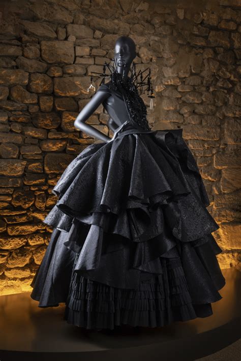 L exposition Julien Fournié Haute Couture un point c est tout