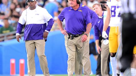 Lsu Football Watch Head Coach Ed Orgeron Rips Into His Offense