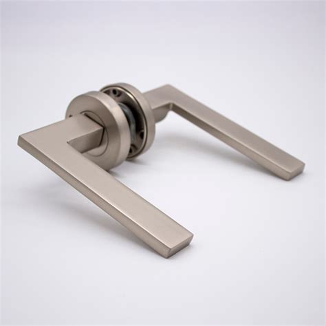 Hamilton Brushed Nickel Privacy Door Handle Manovella