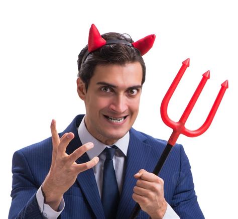 邪惡的魔鬼商人與乾草叉隔離在白色背景上 邪惡的魔鬼商人與乾草叉隔離在白色背景上 照片背景圖桌布圖片免費下載 Pngtree