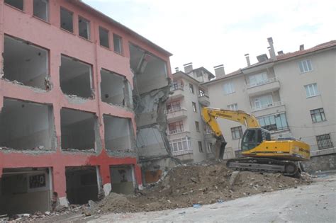 Tosya Namık Kemal Ortaokulu yıkılıyor Kastamonu Haberleri