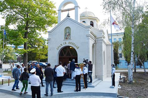 Осветиха православен храм „Св Николай“ във ВВМУ „Н Й Вапцаров“ във Варна