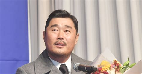 ‘프로 지도자상 이호준 코치 우승 선수 때는 안 울었는데애인같은 코치 되고싶다”