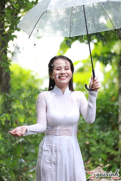 Thoả Đam Mê áo Dài ướt Mưa Cùng Thiếu Nữa Giữa Thiên Nhiên