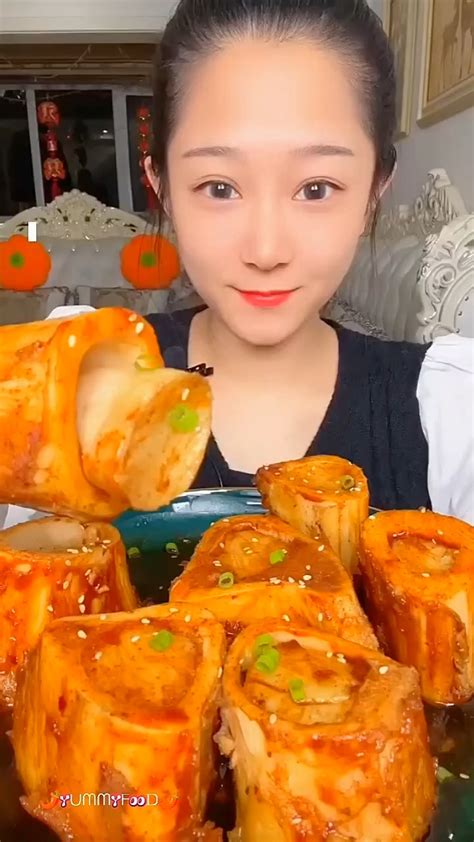 Spicy Braised Kimchi And Pork Belly Mukbang Asmr Spicy Braised Kimchi