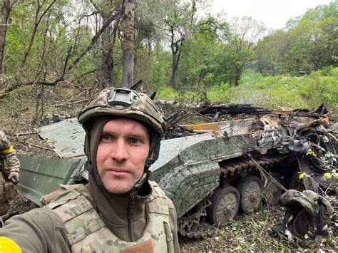 新台灣國防軍事網 最新消息指出：bilohorivka 附近烏軍擊毀上百輛俄軍戰甲車的