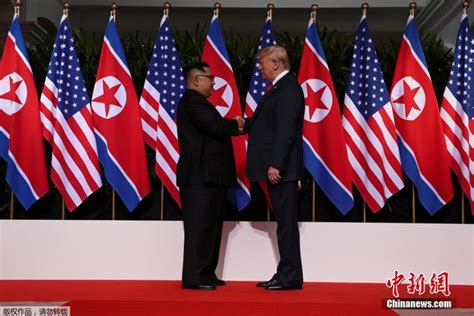 金正恩与特朗普会晤现场 历史性握手新浪图片