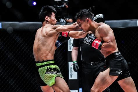 Hiroki Akimoto Kalahkan Zhang Di Laga Ulang Bantamweight Kickboxing