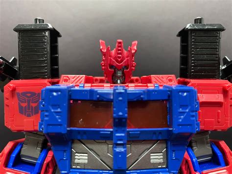 Transformers Shattered Glass Ultra Magnus In Hand Images Transformers