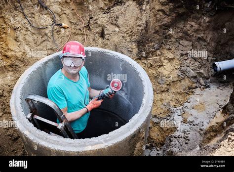 Worker Fails To Use Respirator To Protect Against Concrete Dust While