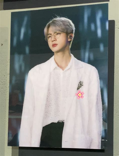 Flor Jin 석진아 밥 세끼 다 먹자 엄마소원 매일 김석진 앨범 내달라고 말하는 사람 On Twitter 전시회 석지니 222