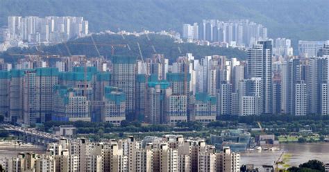 사설 또 부동산pf ‘시한폭탄 만든 뒤 구제 나선 정부·금융권