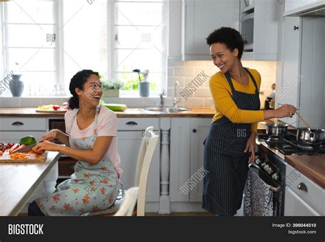 Lesbians Kitchen Telegraph