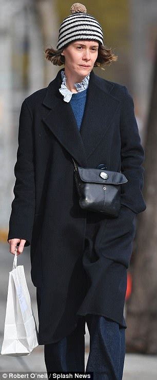 Sarah Paulson Steps Out In Nyc With No Makeup On Daily Mail Online