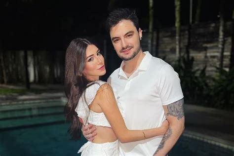 Felipe Neto Faz Declaração De Amor Para A Namorada Virou Tudo De