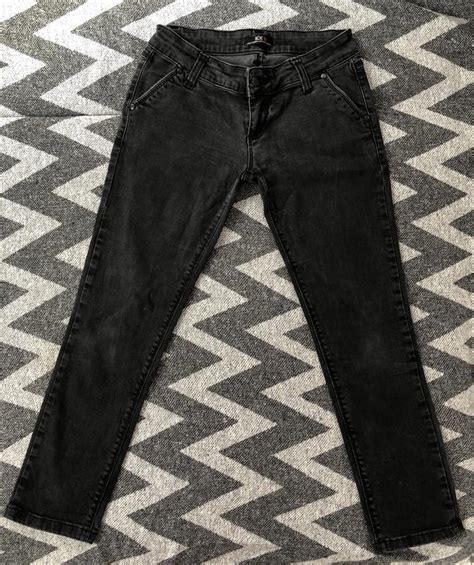 Укорочені джинси чорні — ціна 200 грн у каталозі Джинси Купити жіночі речі за доступною ціною на