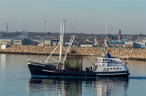 동부 장비 Scalloper 기독교와 굴 착 기 제기 뉴 베드 포드를 잎 그녀와 알 렉 사 Buzzards Bay에 대한 스톡