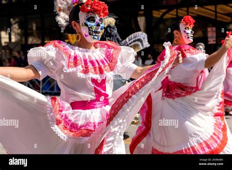 Viva La Vida Day Of The Dead Dia De Los Muertos Parade In Austin Texas Hosted By The