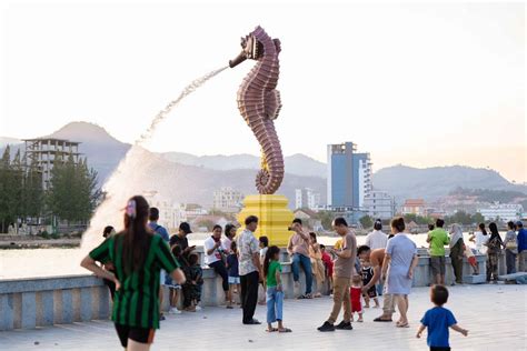 ចង់ ទៅ មើល សេះសមុទ្ទ កុំ ភ្លេច ទៅ លេង «កំពតសង្ក្រាន្ត