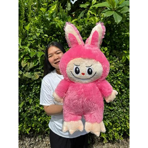 ลาบูบู้ ขนาด 25นิ้ว ผ้าขนปุย นุ่มน่ากอด งานแฟชั่น น่ารัก พร้อมส่งทันที Shopee Thailand