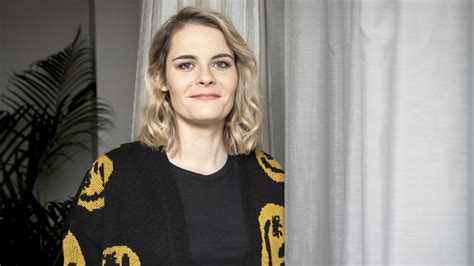 Hazel Brugger Ehemann Kinder Podcast Die Comedienne Im Starportrait