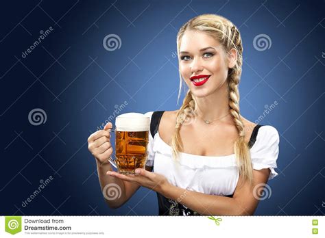 Giovane Cameriera Di Bar Sexy Di Oktoberfest Portando Un Vestito