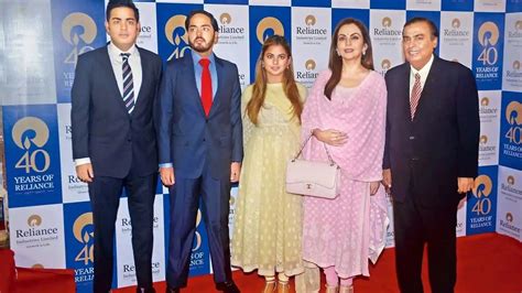 Anant Ambani ఘనంగా అనంత్ అంబానీ రాధికా మర్చంట్ నిశ్చితార్థం News18