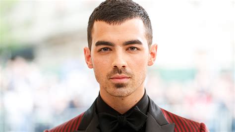 Joe Jonas News Music Photos Relationships And More Hollywood Life