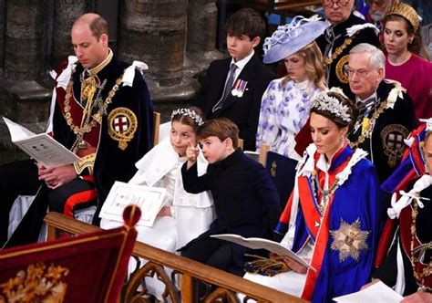 Hebrew News סערה בבריטניה האם המאהבת של הנסיך ויליאם הייתה בטקס ההכתרה