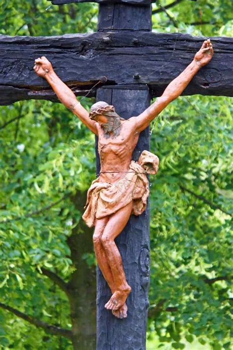 耶稣基督在日出受难三十字架在山上图片 包图网企业站