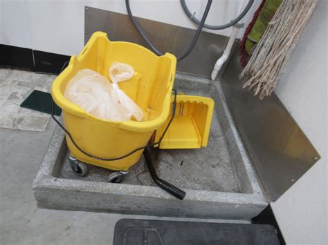 Lot 284 Mop Bucket Vision Equipment