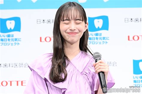 画像2555 井桁弘恵、水着姿で色白美肌輝く プールショットに「絵になる」「眩しい」と絶賛の声 モデルプレス