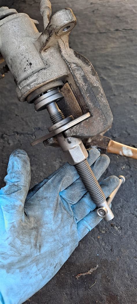Windback tool stuck? : r/MechanicAdvice