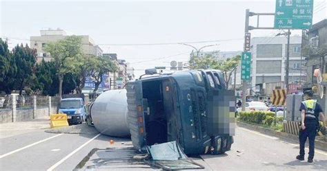 桃園水泥車重心不穩翻覆釀1傷 擋風玻璃「整片掉」驚險畫面曝 社會 Ctwant